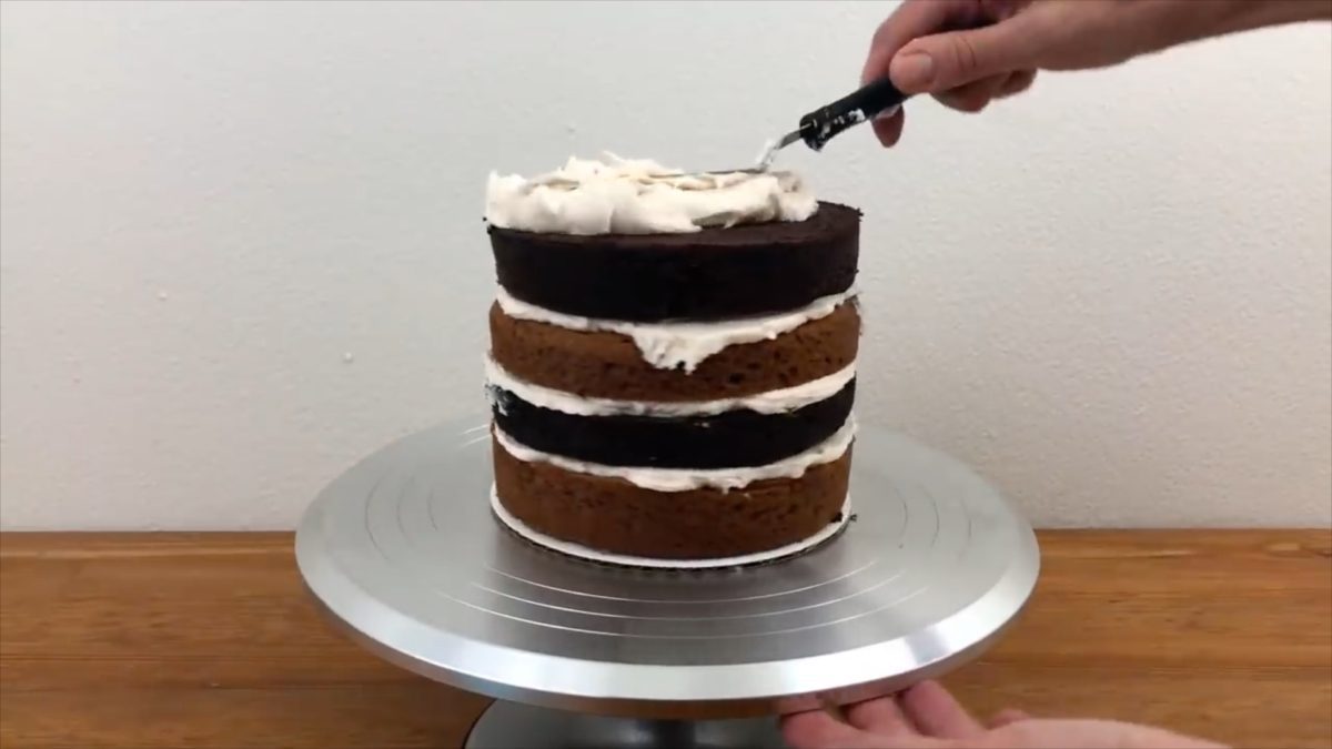 4 Secrets for Perfect Stripes on Cakes – British Girl Bakes