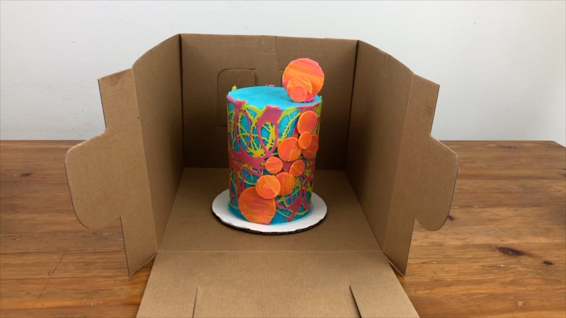 How To Travel With A Cake In Your Suitcase – British Girl Bakes