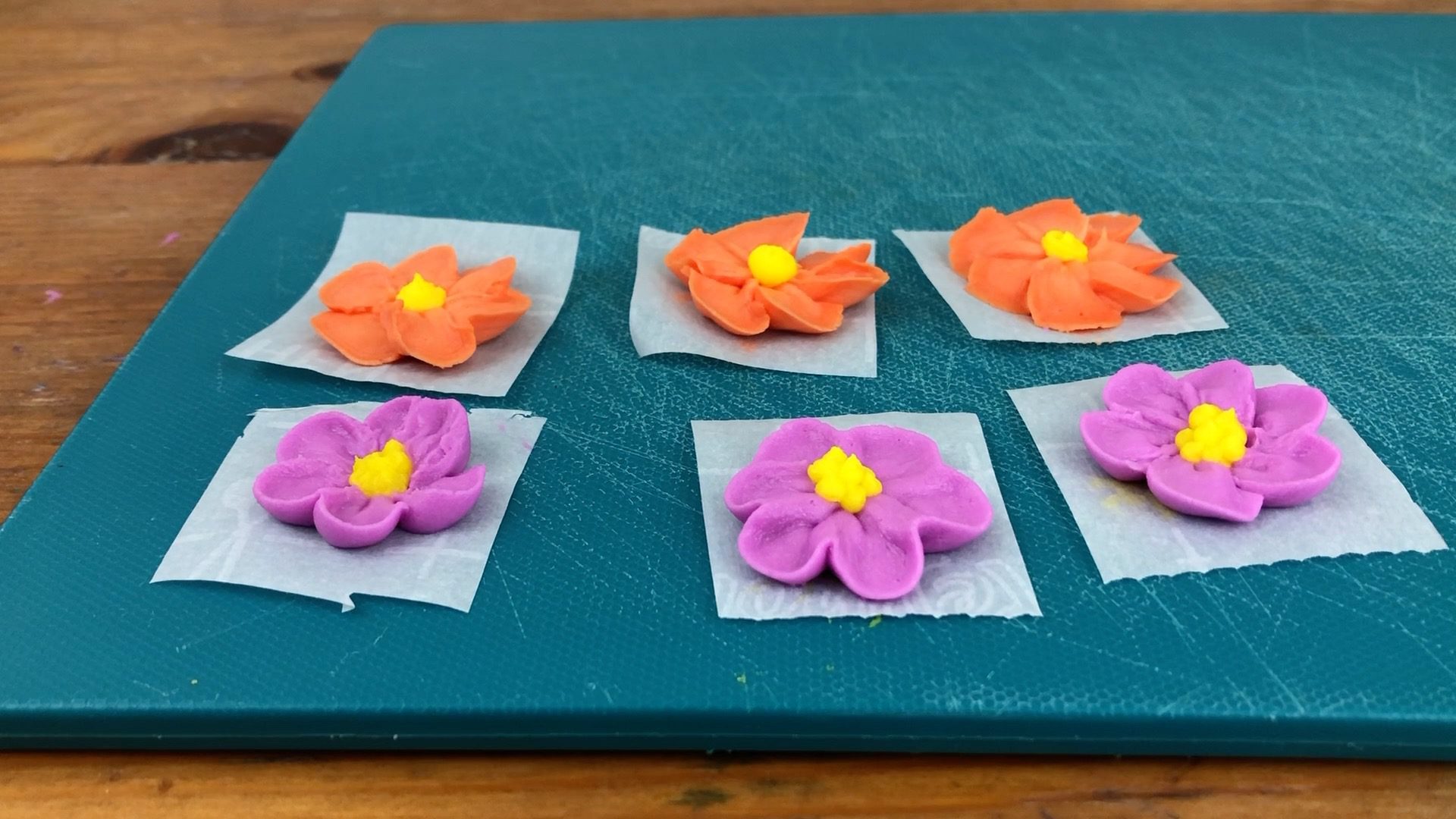 8 Ways To Use A Petal Tip – British Girl Bakes