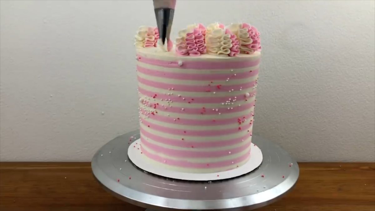 4 Secrets for Perfect Stripes on Cakes – British Girl Bakes