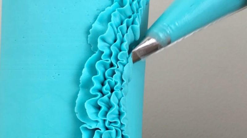 8 Ways To Use A Petal Tip – British Girl Bakes