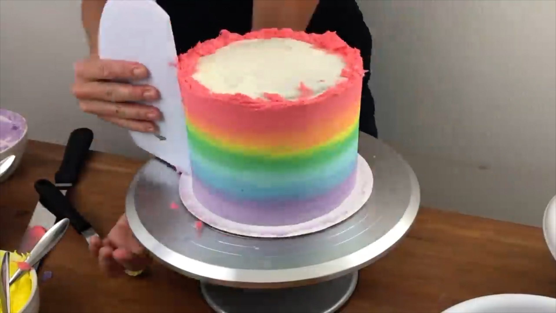 4 Secrets for Perfect Stripes on Cakes – British Girl Bakes