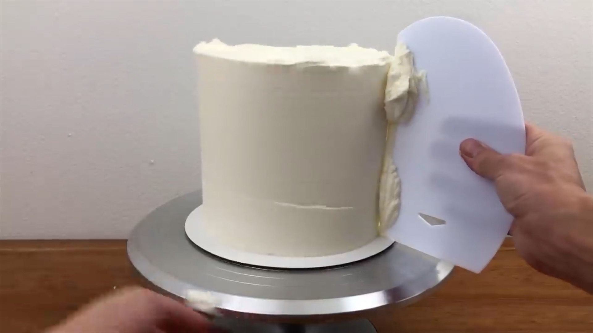 4 Secrets for Perfect Stripes on Cakes – British Girl Bakes