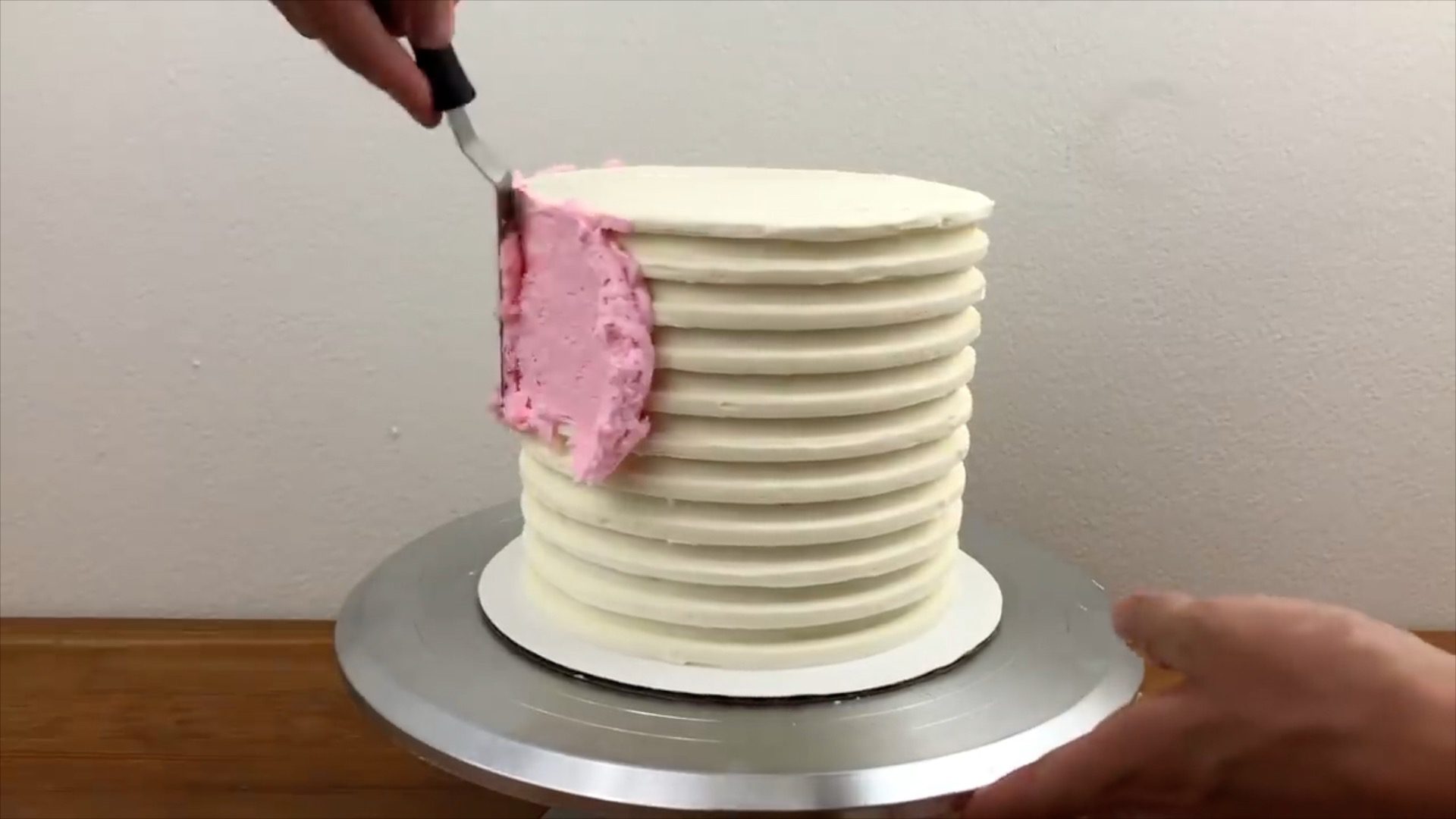 4 Secrets for Perfect Stripes on Cakes – British Girl Bakes