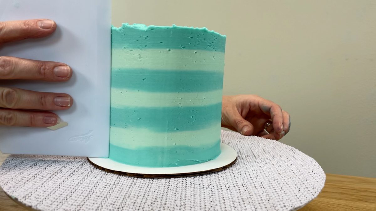 How To Colour Buttercream – British Girl Bakes