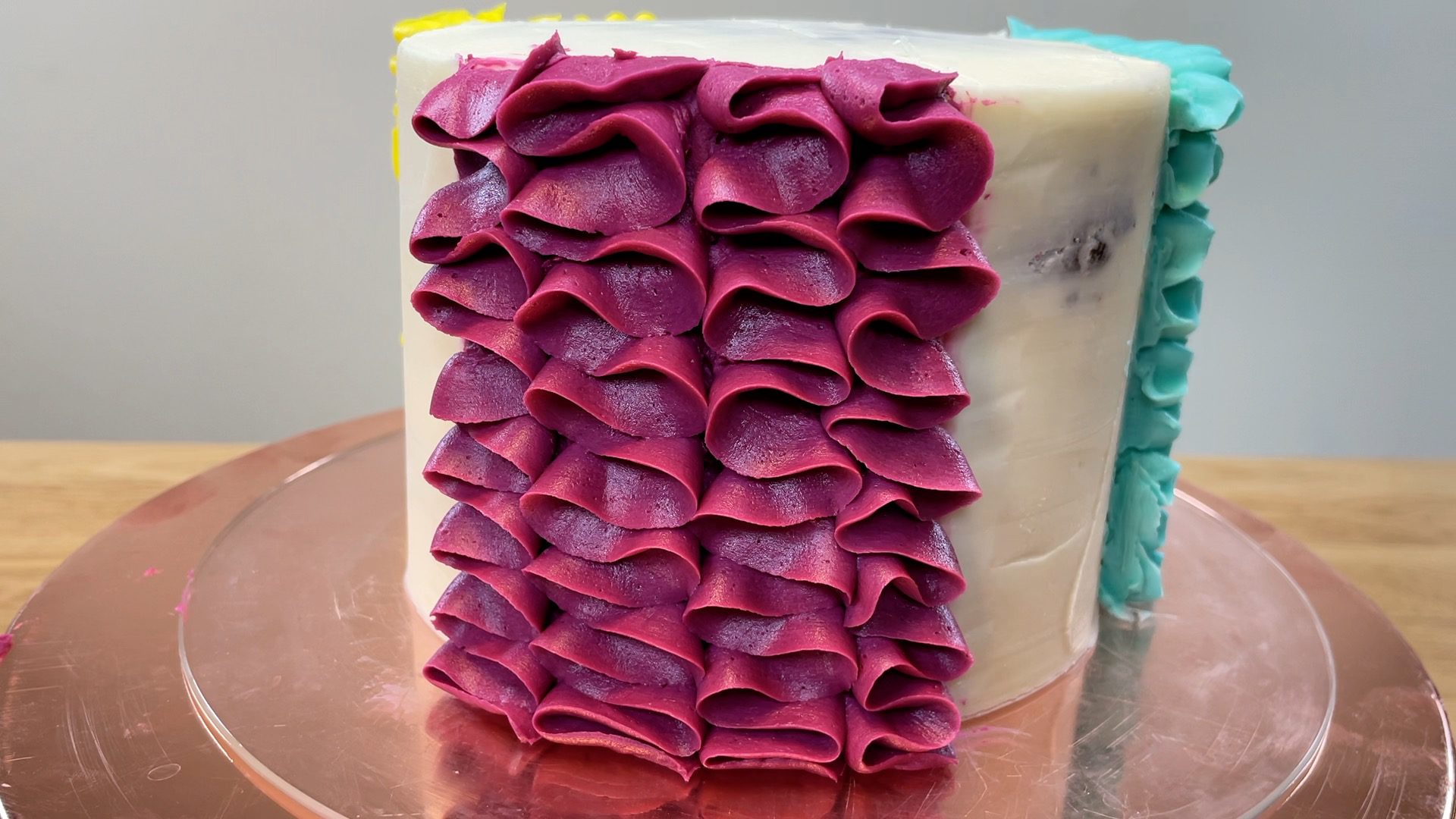 6 Easy Piping Techniques for Frosting Cakes with NO Turntable – British ...