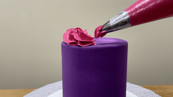 5 Borders You Can Pipe With a 1M Tip – British Girl Bakes