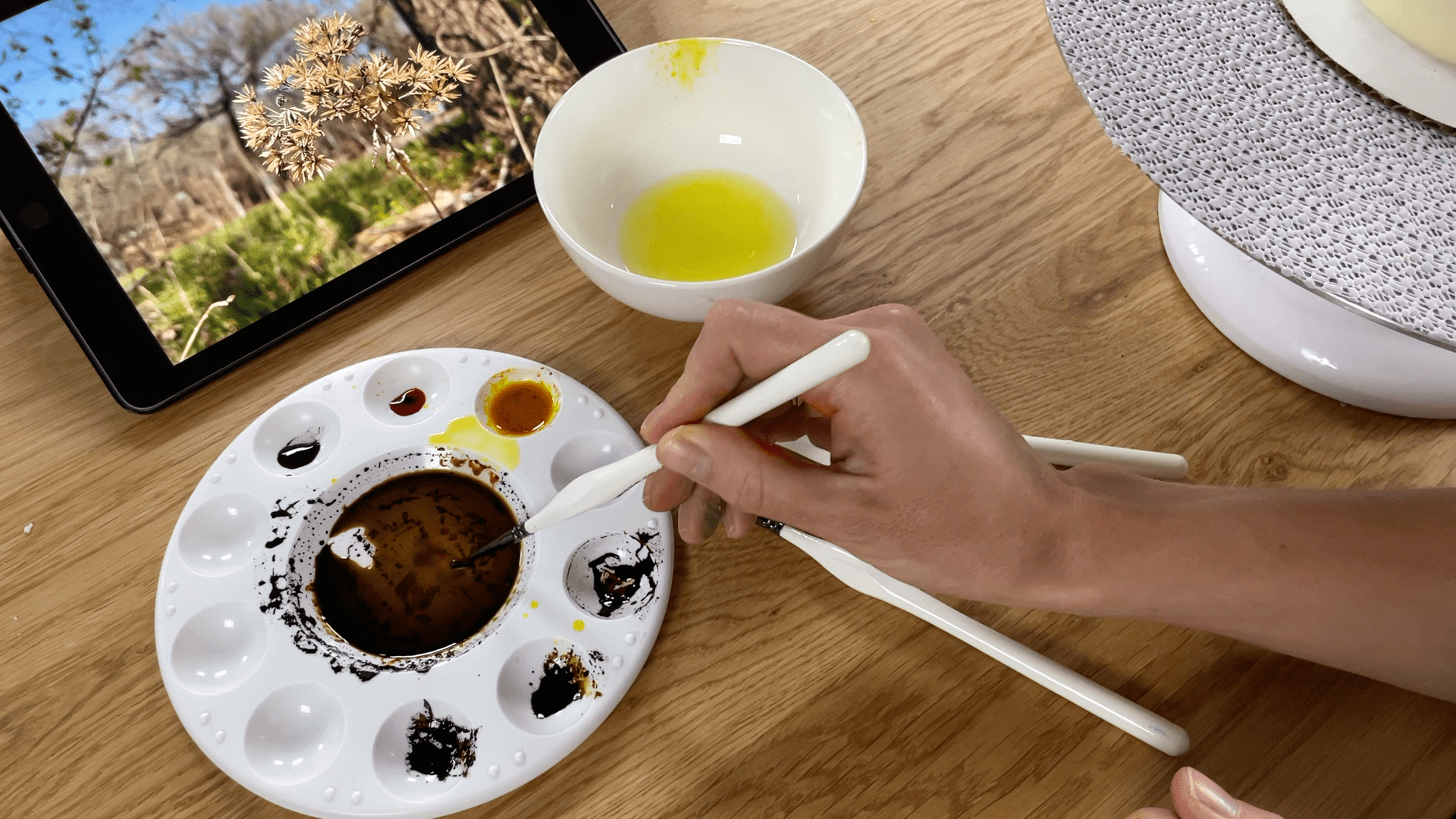 How to Paint on Cakes 5 Ways – British Girl Bakes