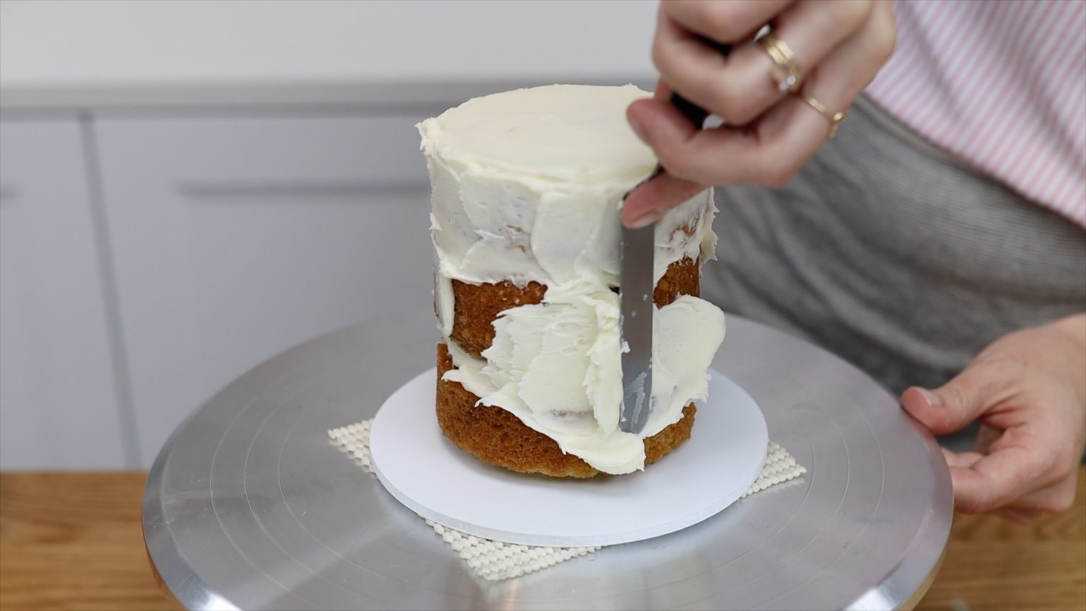 15 Frosting Mistakes You're Making (and How to Fix Them!) - British ...
