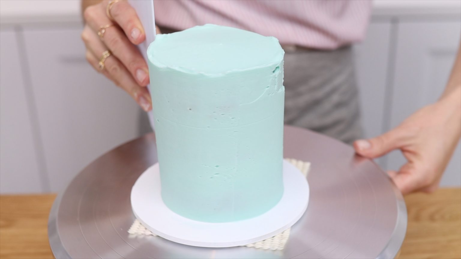 15 Frosting Mistakes You're Making (and How to Fix Them!) - British ...