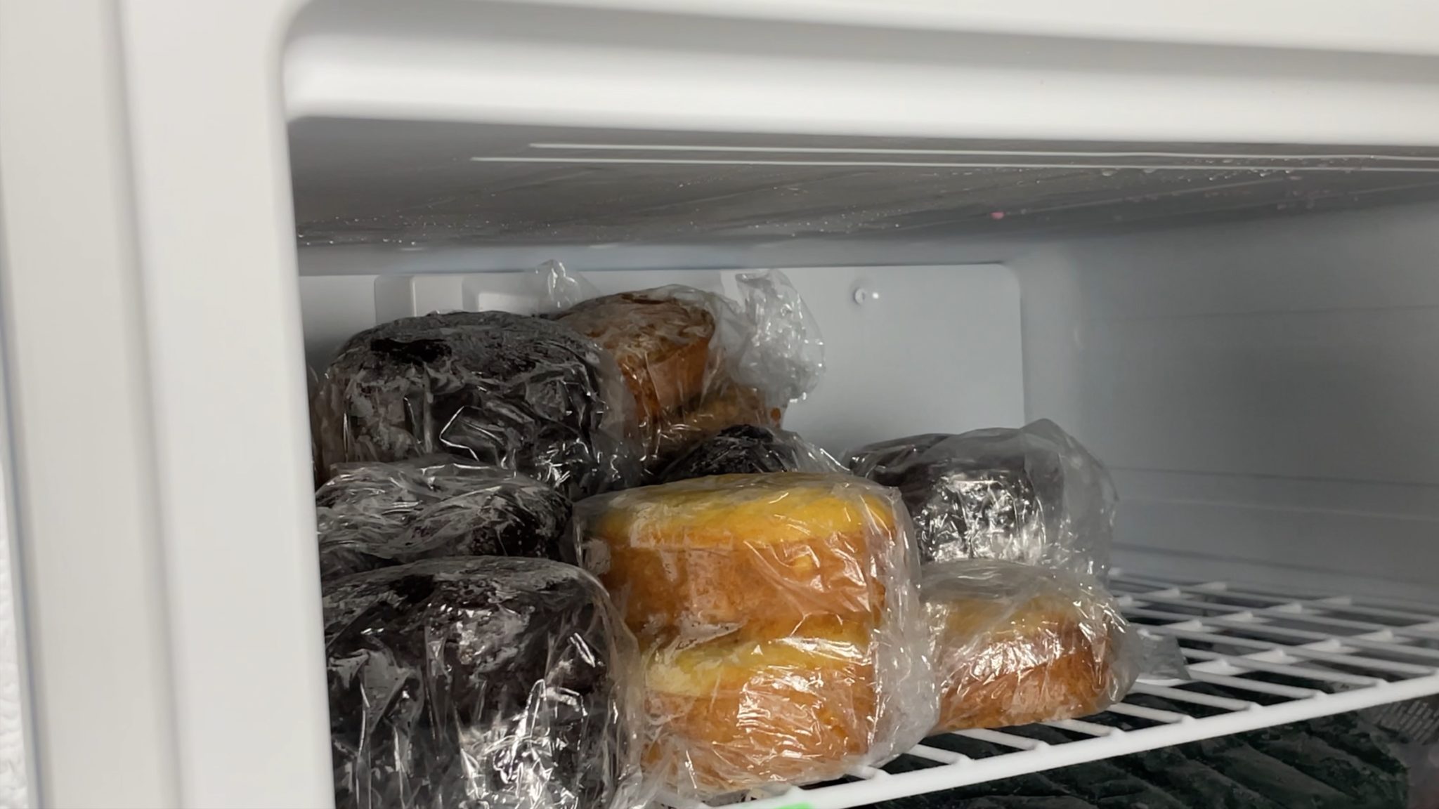 How (and Why!) to Freeze Cakes - British Girl Bakes