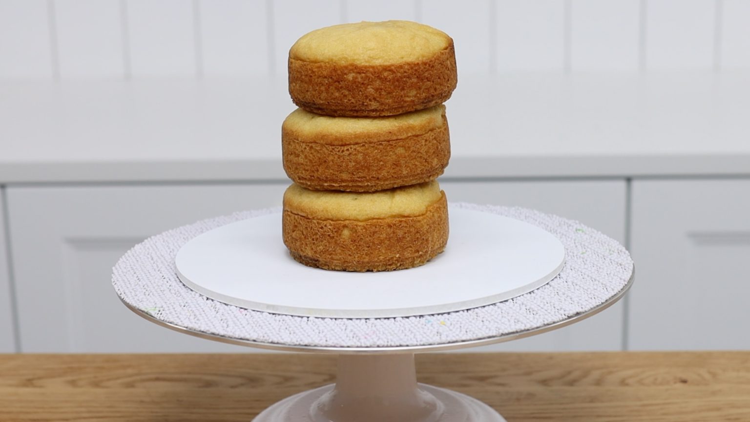 How (and Why!) to Freeze Cakes - British Girl Bakes
