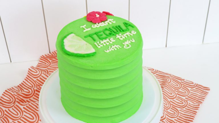 4 Ways to Write on Cakes - British Girl Bakes