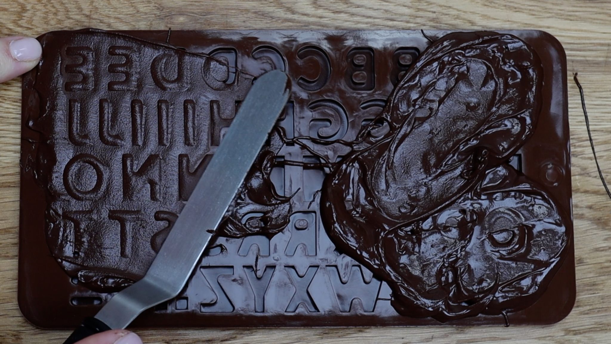 4 Ways to Write on Cakes - British Girl Bakes