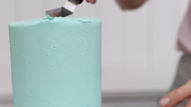 15 Frosting Mistakes You're Making (and How to Fix Them!) - British ...