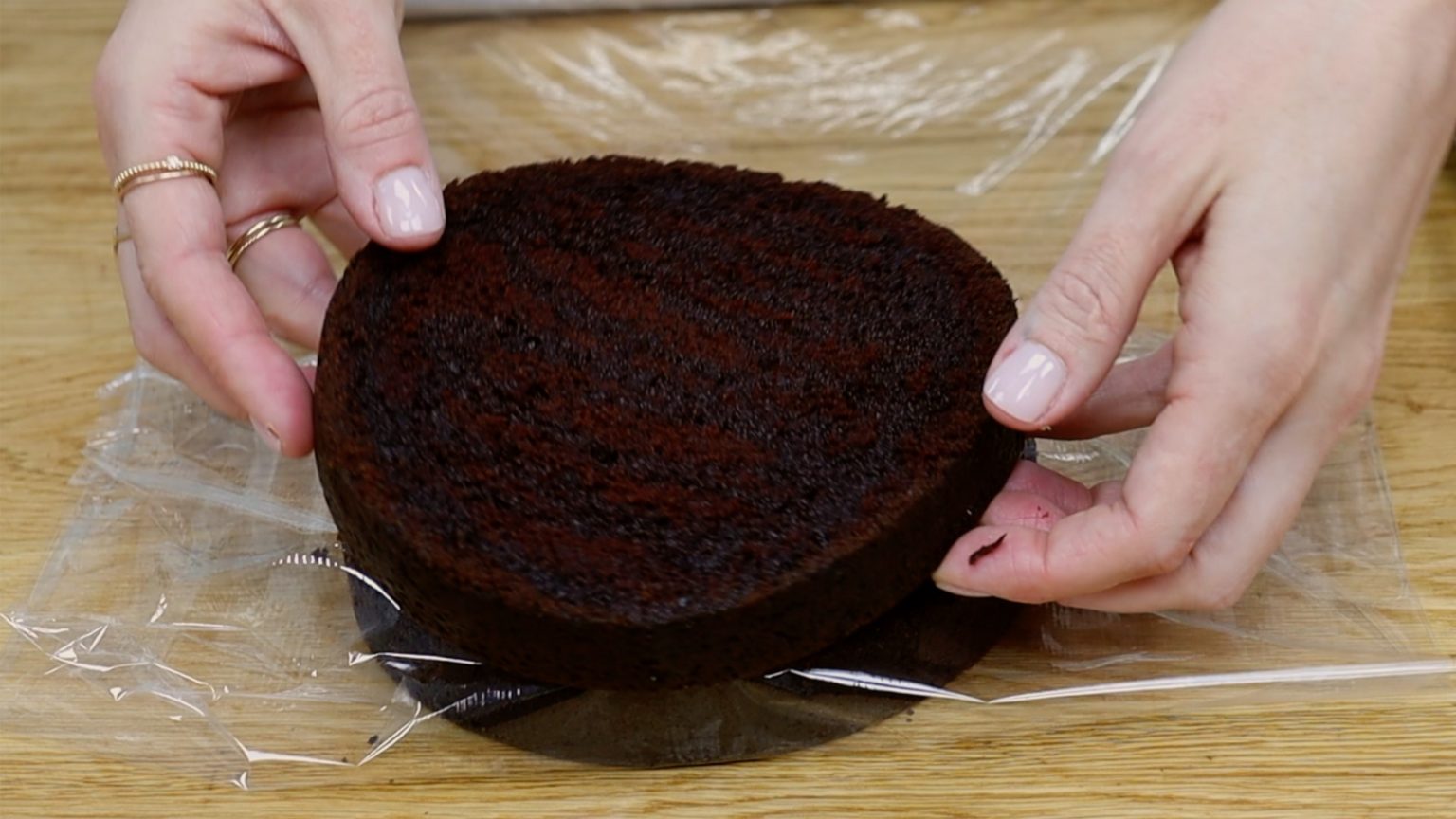 How (and Why!) to Freeze Cakes - British Girl Bakes