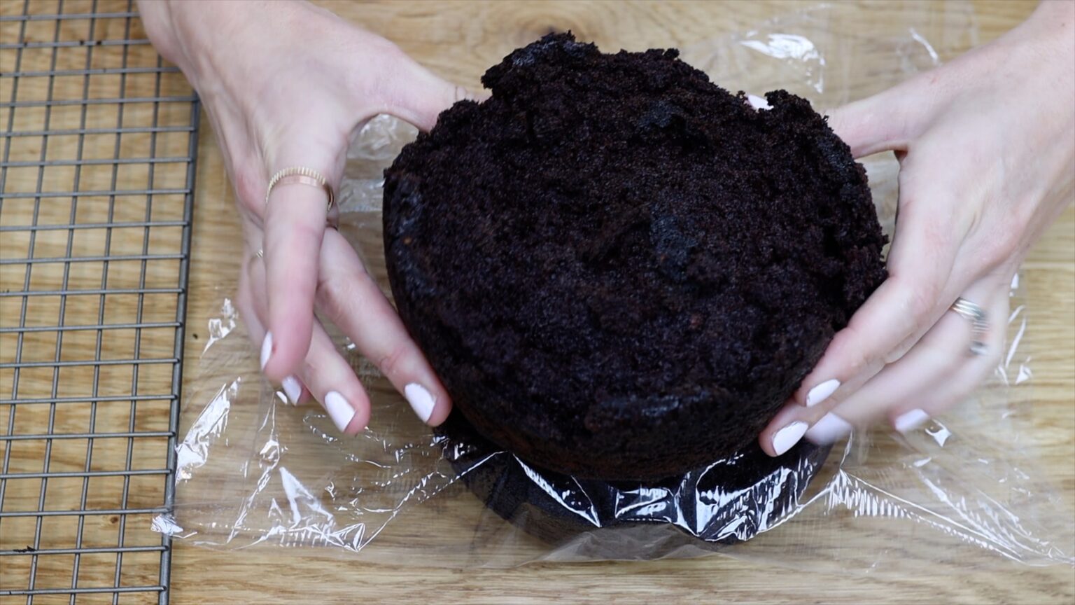 How to Fix Broken Cake Layers - British Girl Bakes