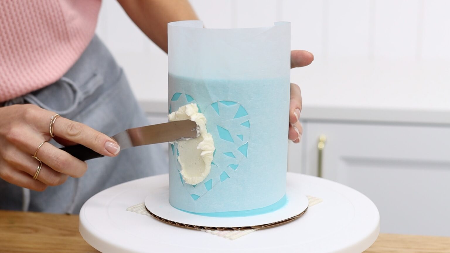 6 Parchment Paper Hacks for Cake Decorating - British Girl Bakes