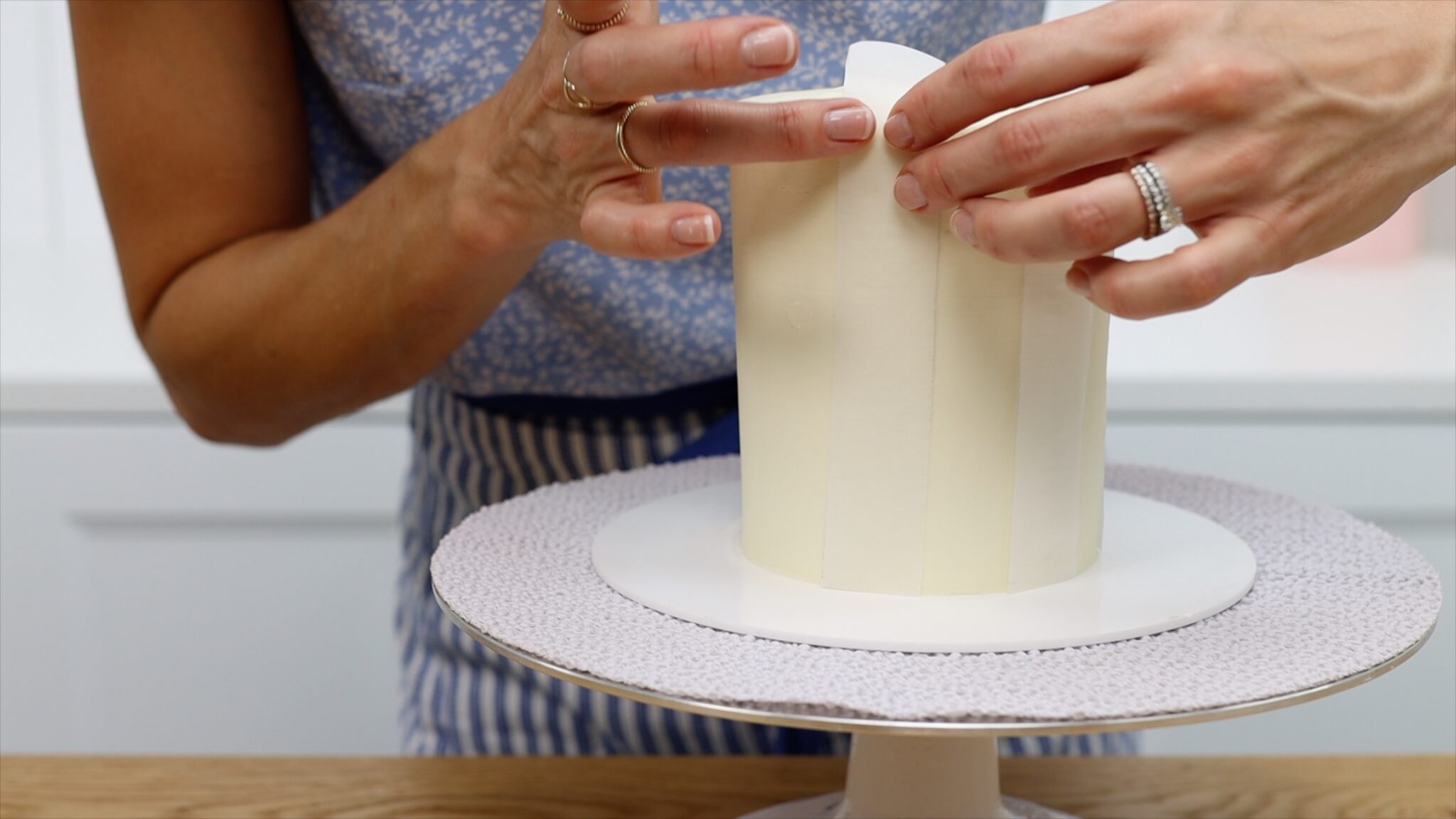 6 Parchment Paper Hacks for Cake Decorating - British Girl Bakes