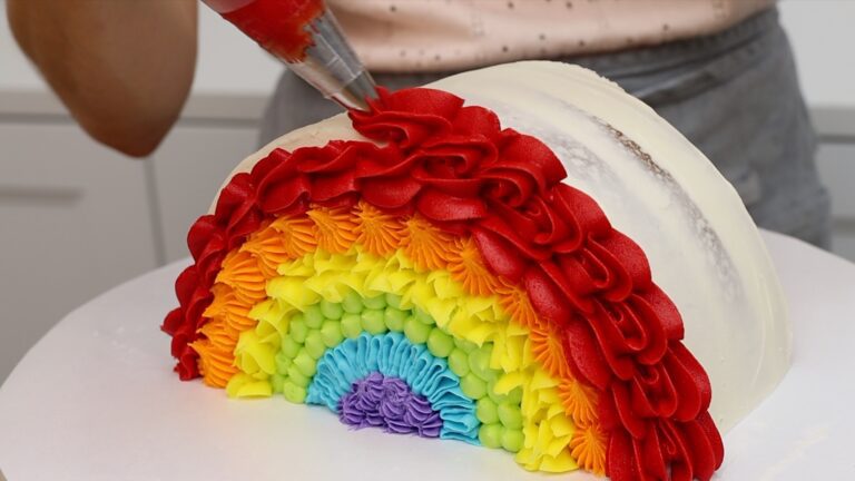 15 Piping Hacks for Cake Decorating - British Girl Bakes