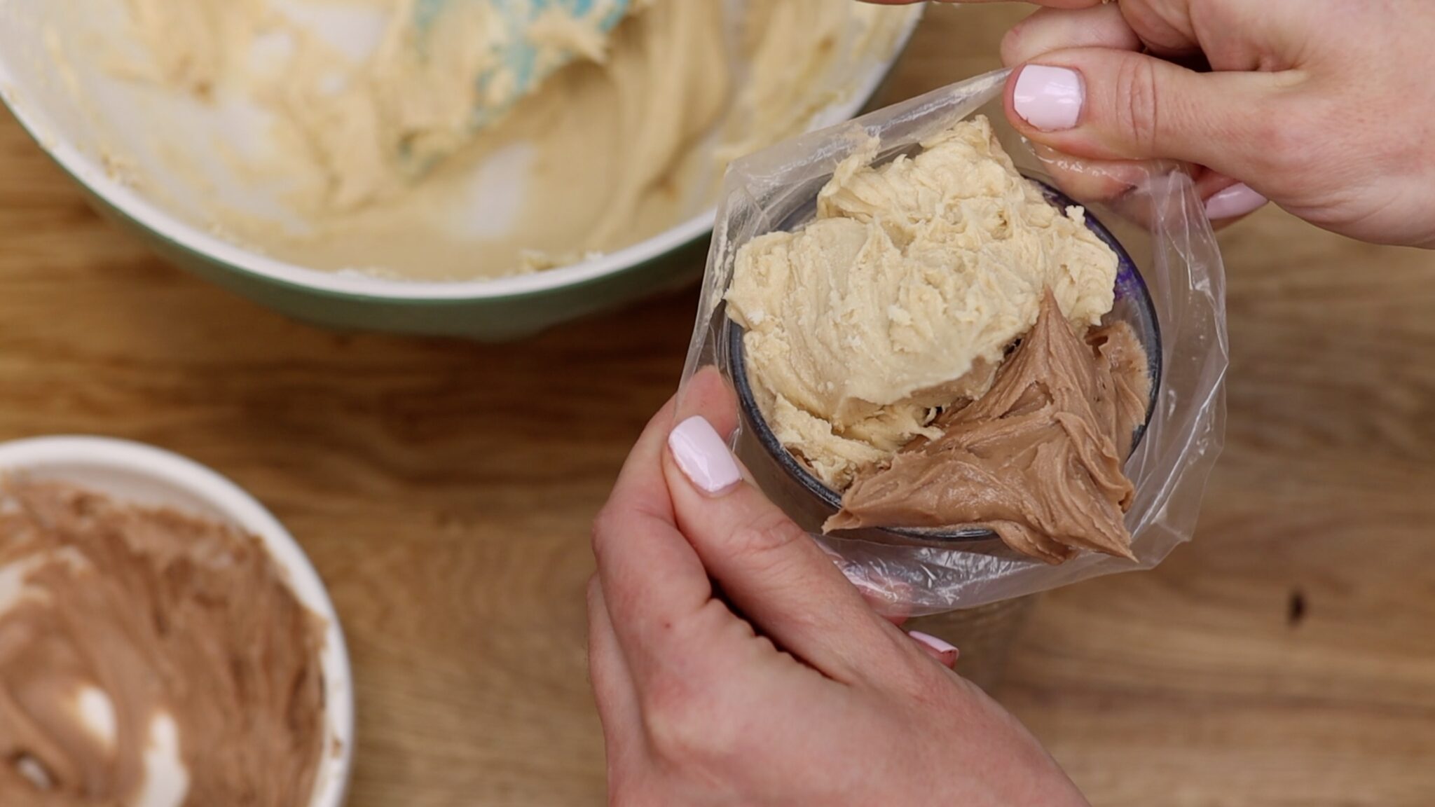 15 Piping Hacks for Cake Decorating - British Girl Bakes