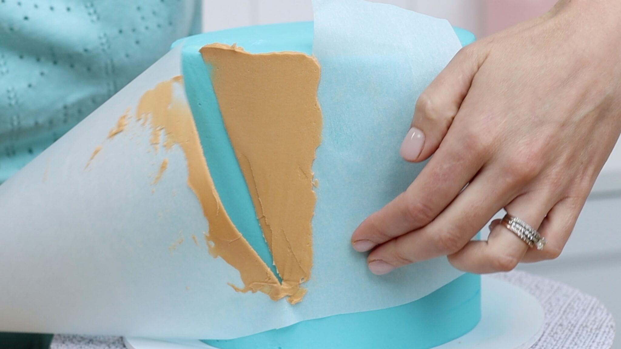 11 Quick Fixes for Cake Mistakes - British Girl Bakes