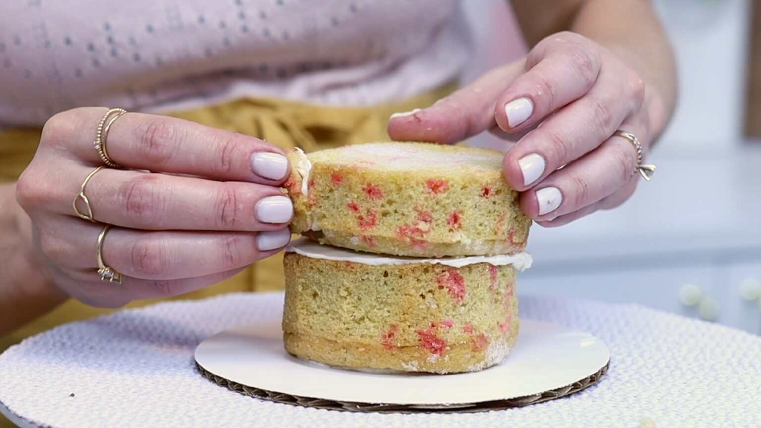 11 Quick Fixes for Cake Mistakes - British Girl Bakes