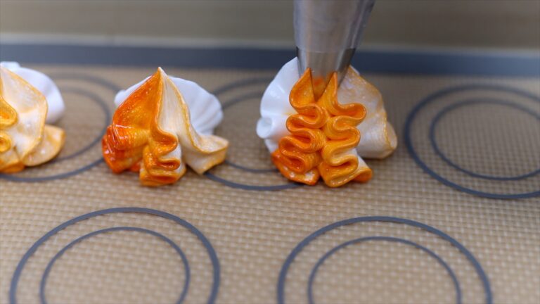How to Make Meringues for Cake Decorating - British Girl Bakes