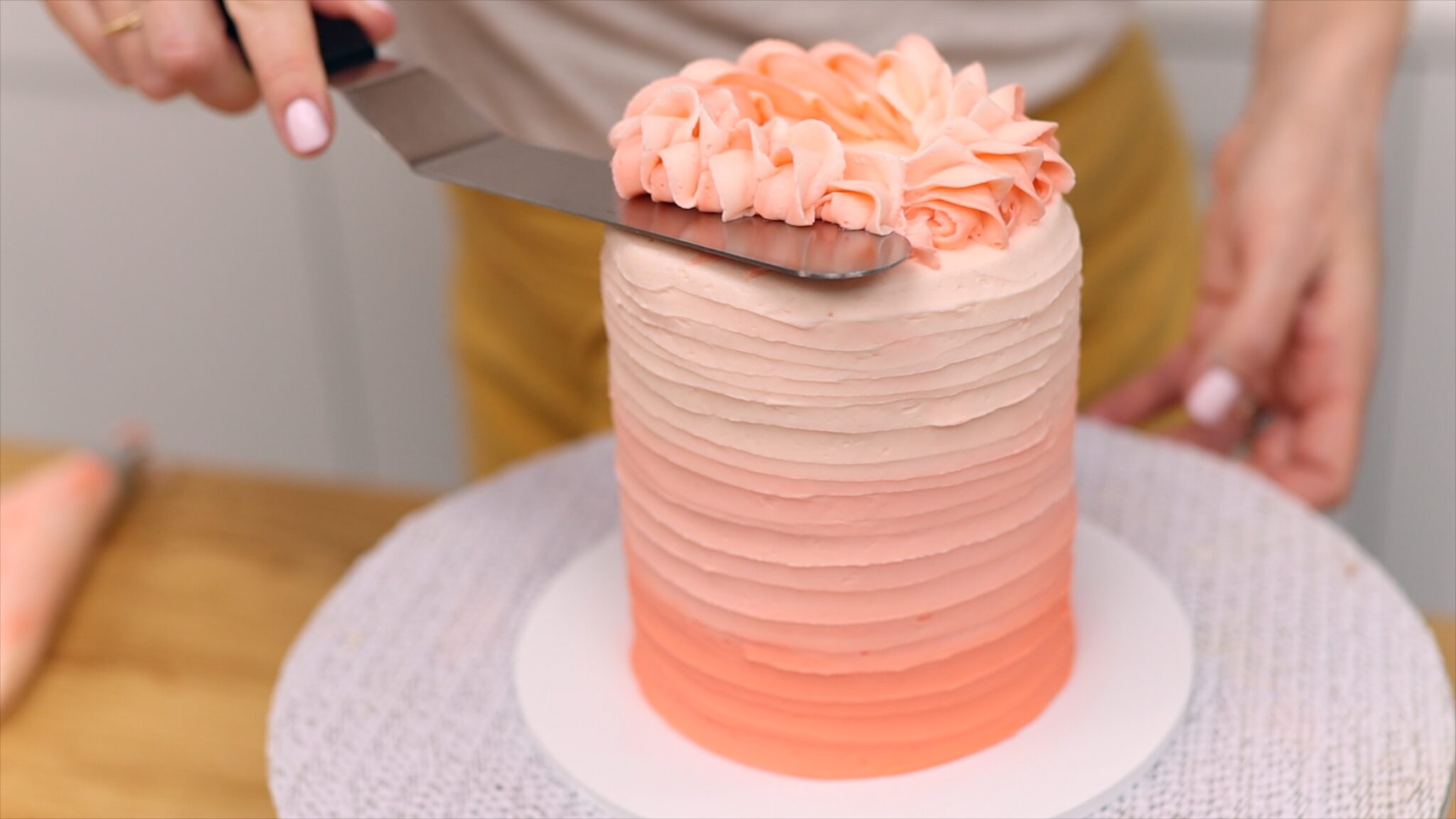 11 Quick Fixes for Cake Mistakes - British Girl Bakes