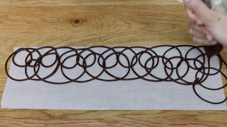 How to Make a Chocolate Collar Cake - British Girl Bakes