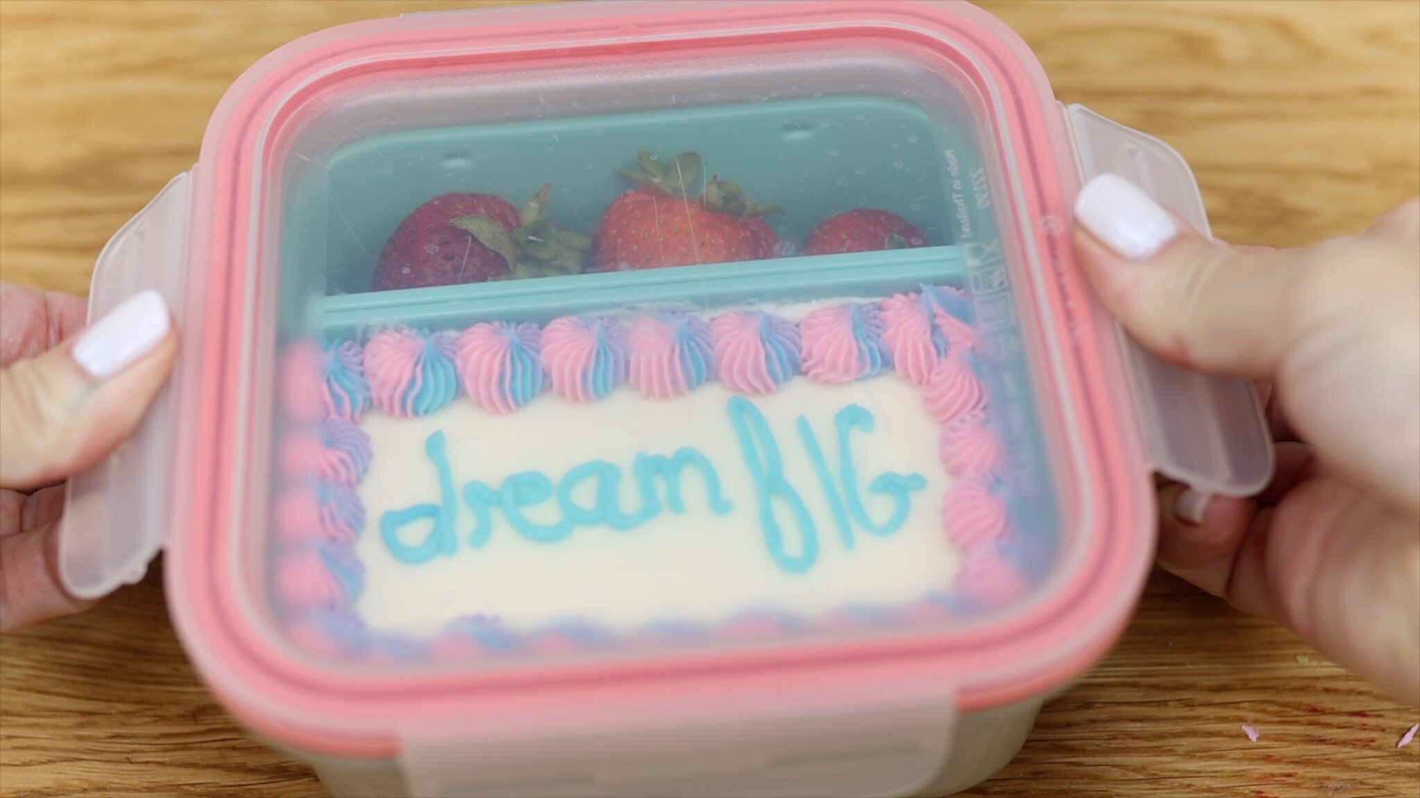 Lunchbox Cakes 4 Ways - British Girl Bakes