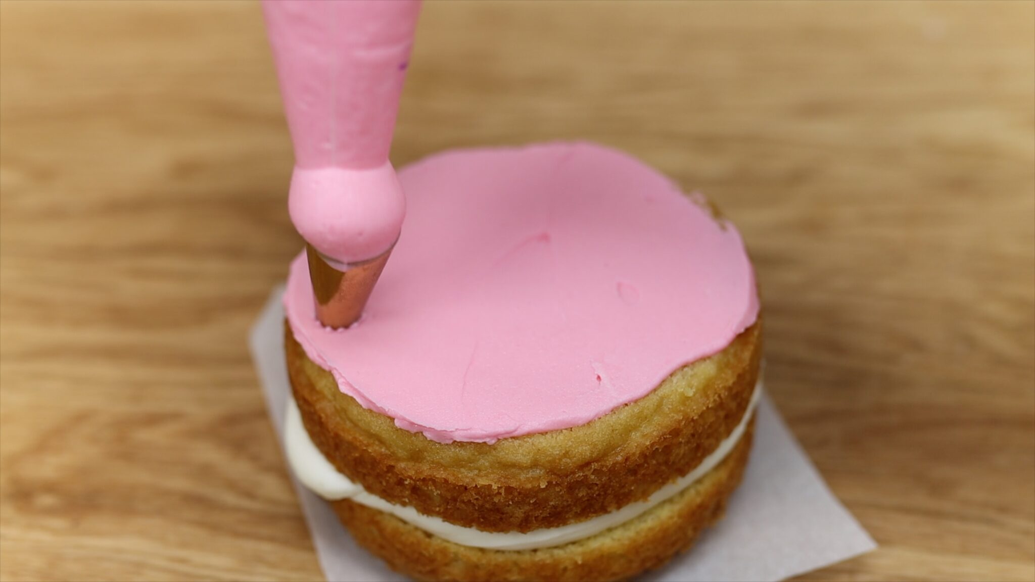 11 Quick Fixes for Cake Mistakes - British Girl Bakes