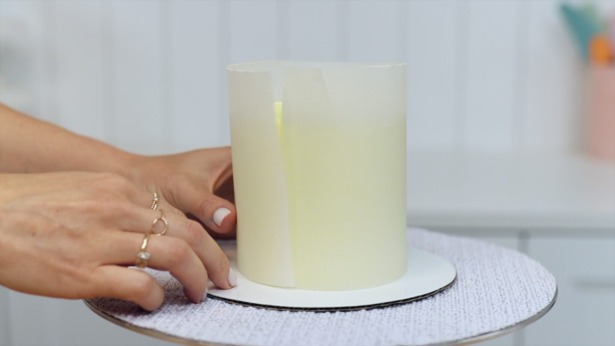 11 Cake Decorating Tips to Make Cakes Look Professional - British Girl ...