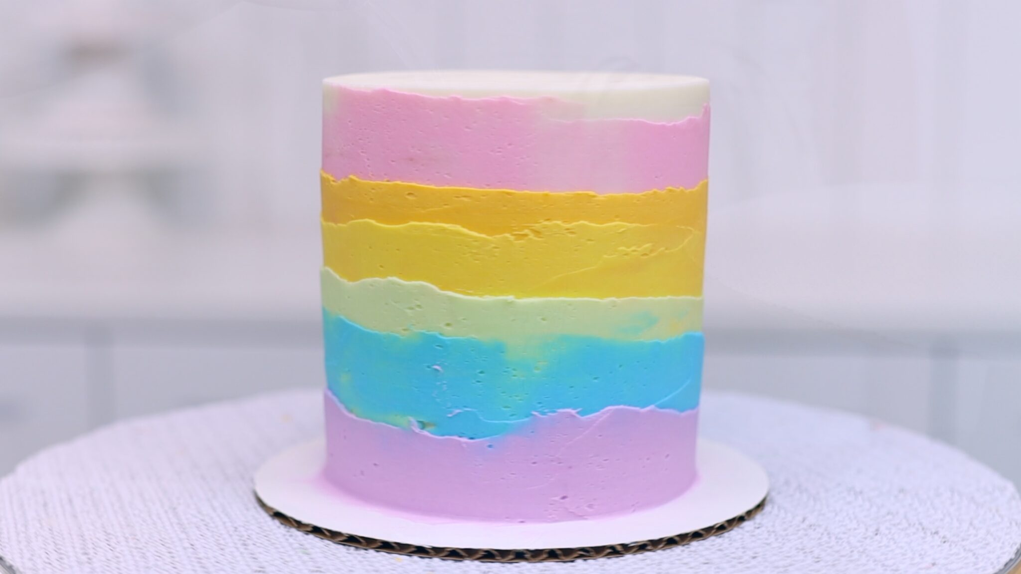 11 Cake Decorating Tips to Make Cakes Look Professional - British Girl ...