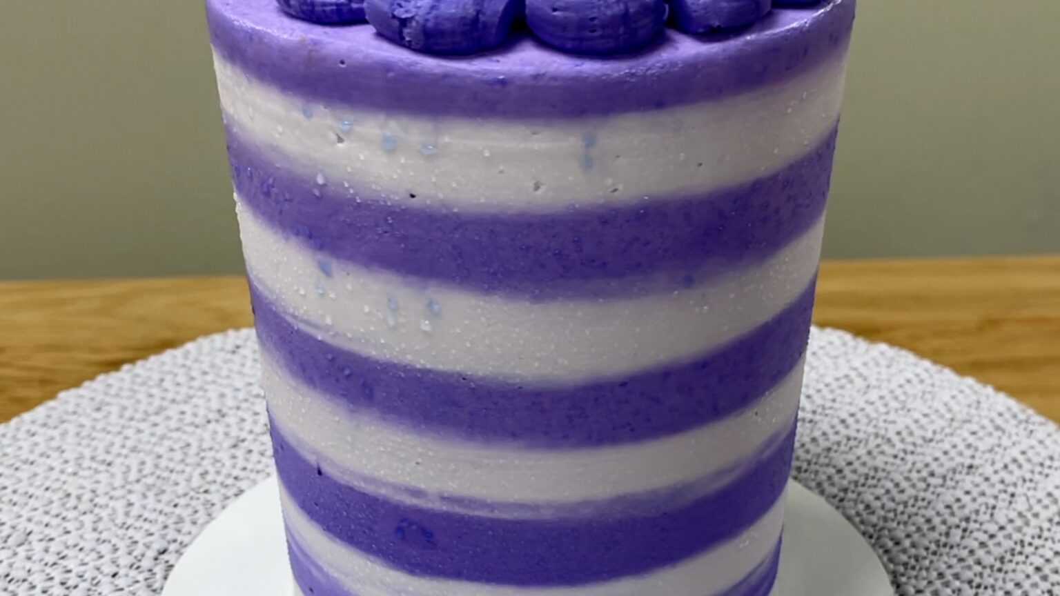 Why does condensation happen on cakes? - British Girl Bakes