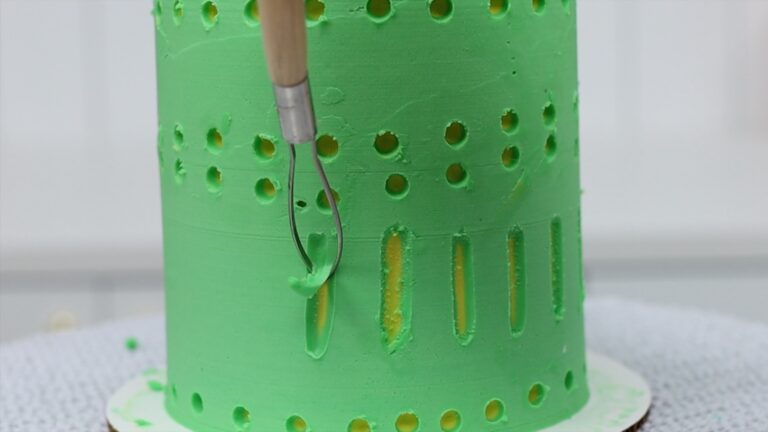 10 Cake Trends to Try in 2023 - British Girl Bakes