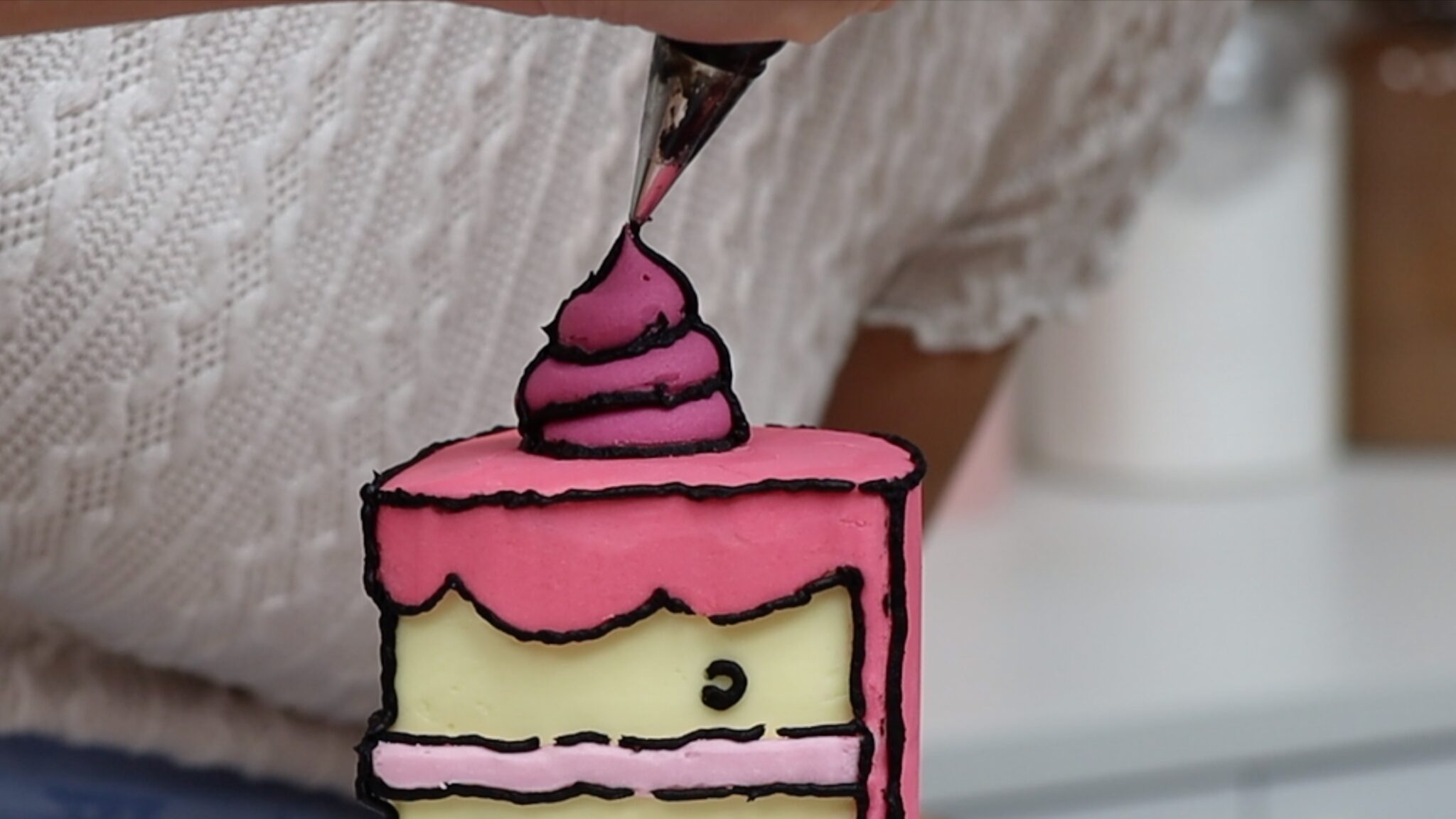 How to Make a Comic Cartoon Cake with Buttercream - British Girl Bakes