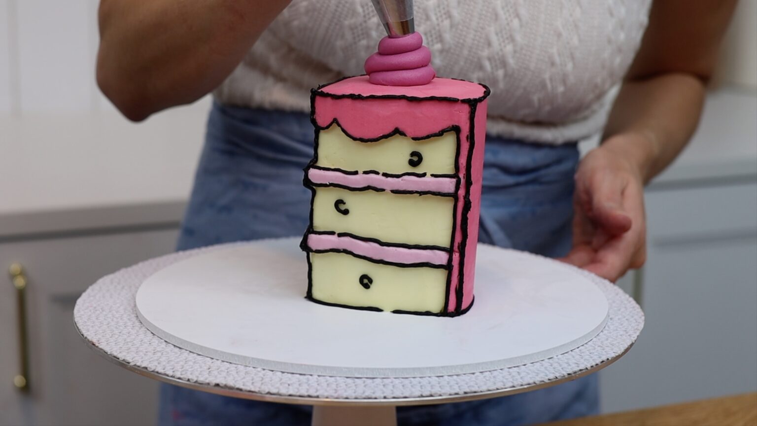 How to Make a Comic Cartoon Cake with Buttercream - British Girl Bakes