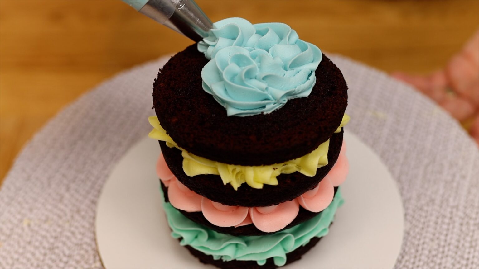 10 Cake Trends to Try in 2023 - British Girl Bakes