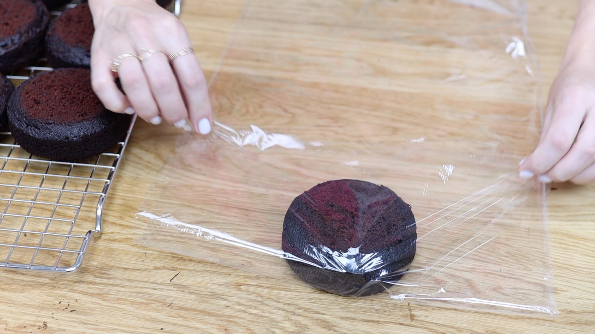 10 Ways to Decorate Cakes on a Budget - British Girl Bakes
