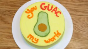 12 Tips for Writing on Cakes - British Girl Bakes