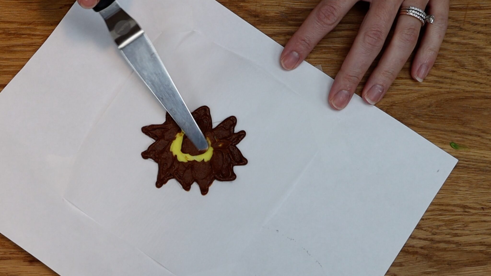 5 Buttercream Techniques that are BETTER than Fondant! - British Girl Bakes