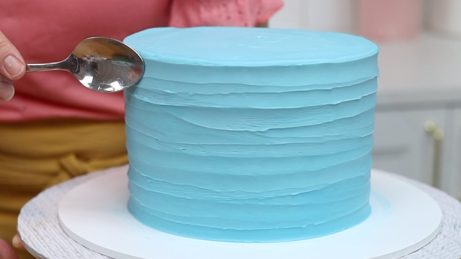 British Girl Bakes Cake Decorating with a Spoon - British Girl Bakes