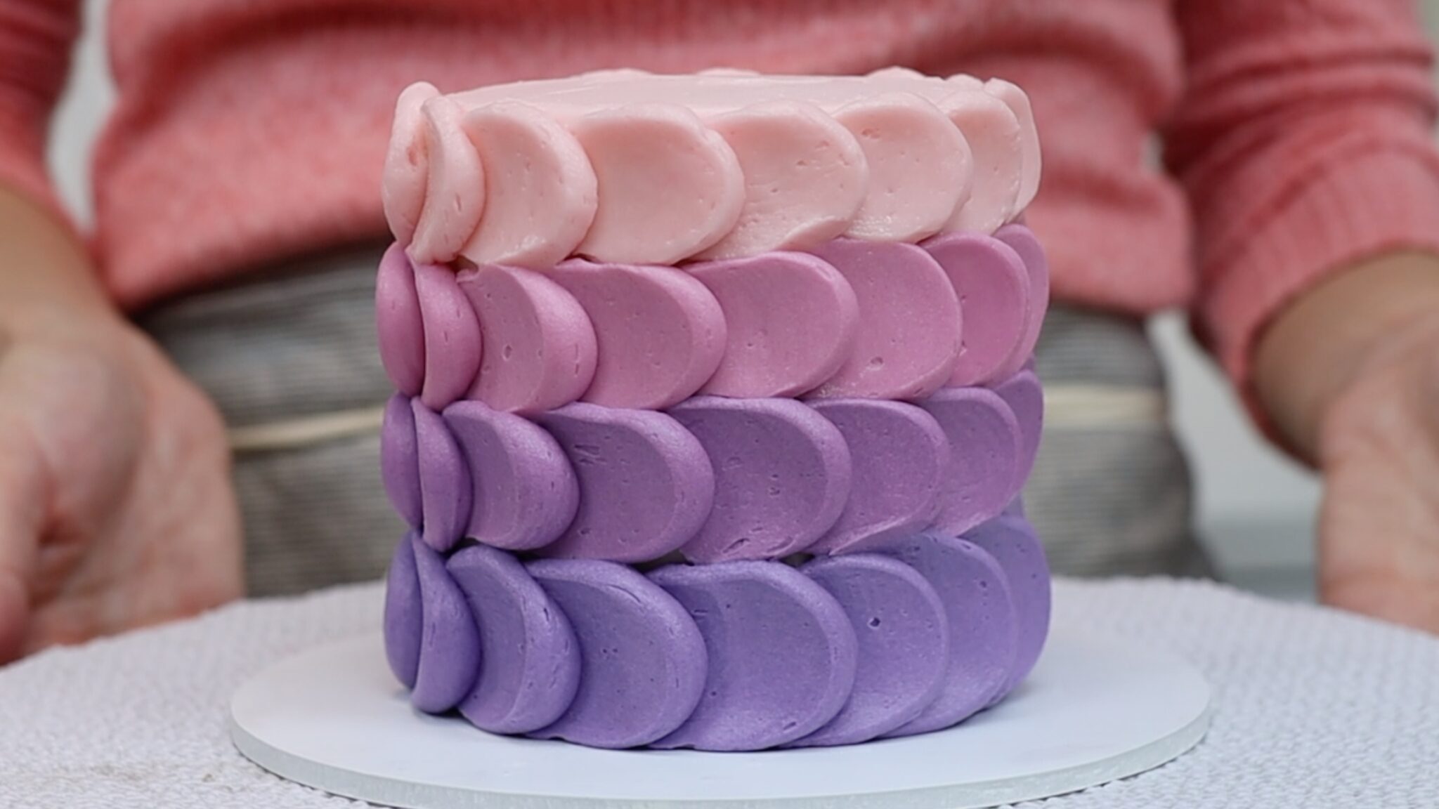 British Girl Bakes Cake Decorating with a Spoon - British Girl Bakes