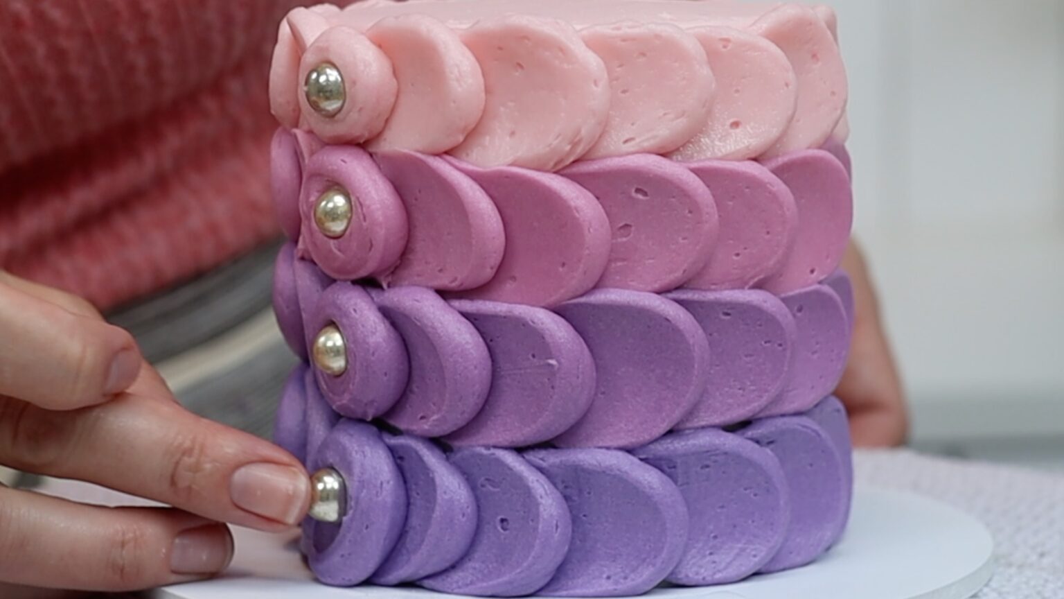 British Girl Bakes Cake Decorating with a Spoon - British Girl Bakes