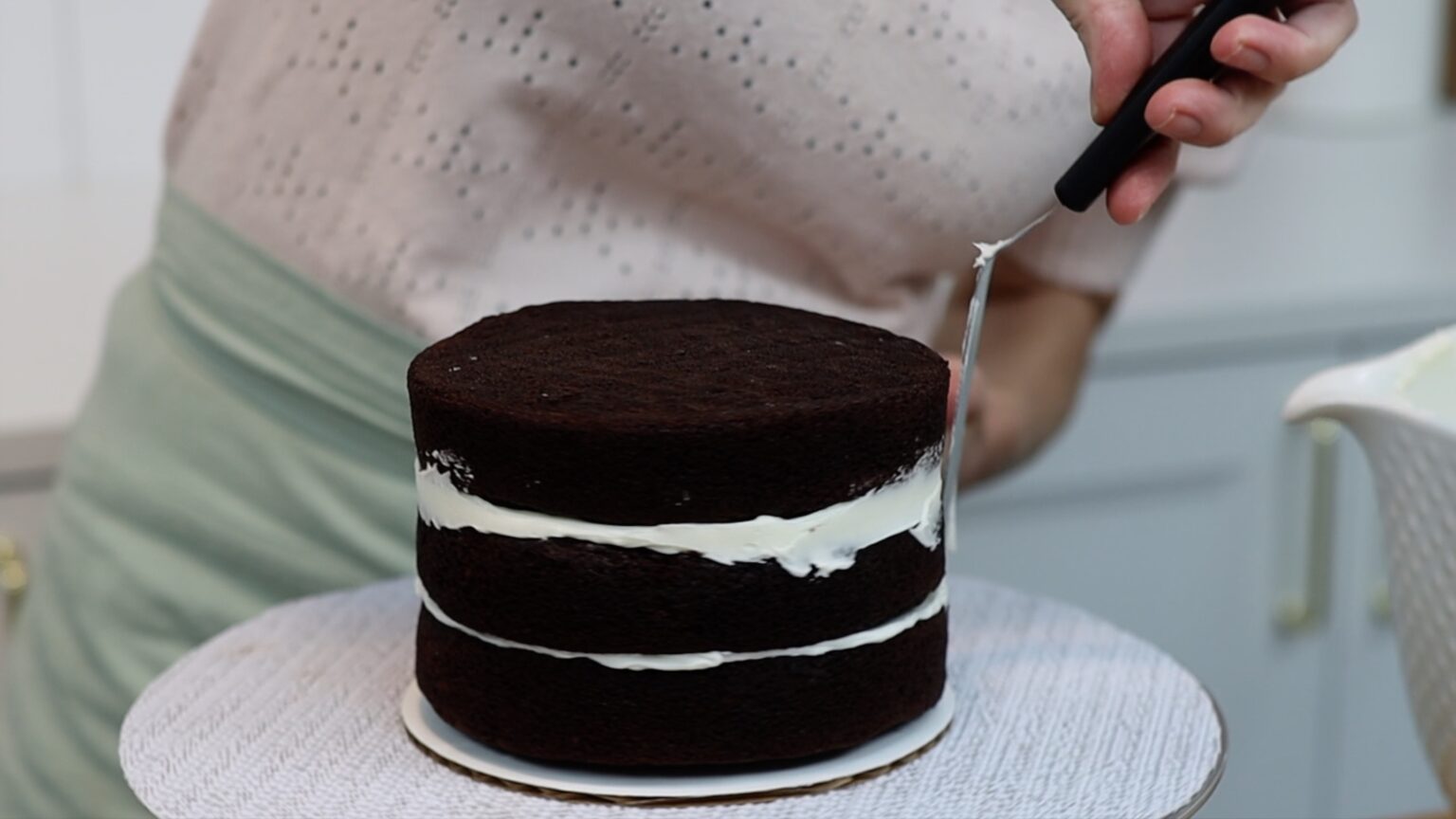 How to Make a Semi-Naked Wedding Cake - British Girl Bakes