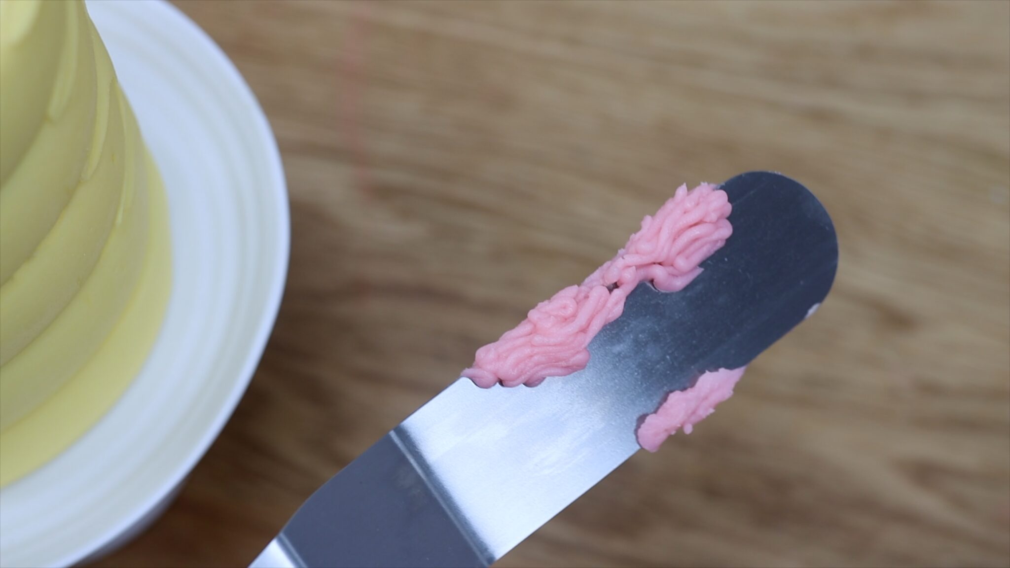 How to Write Happy Birthday on a Cake - British Girl Bakes