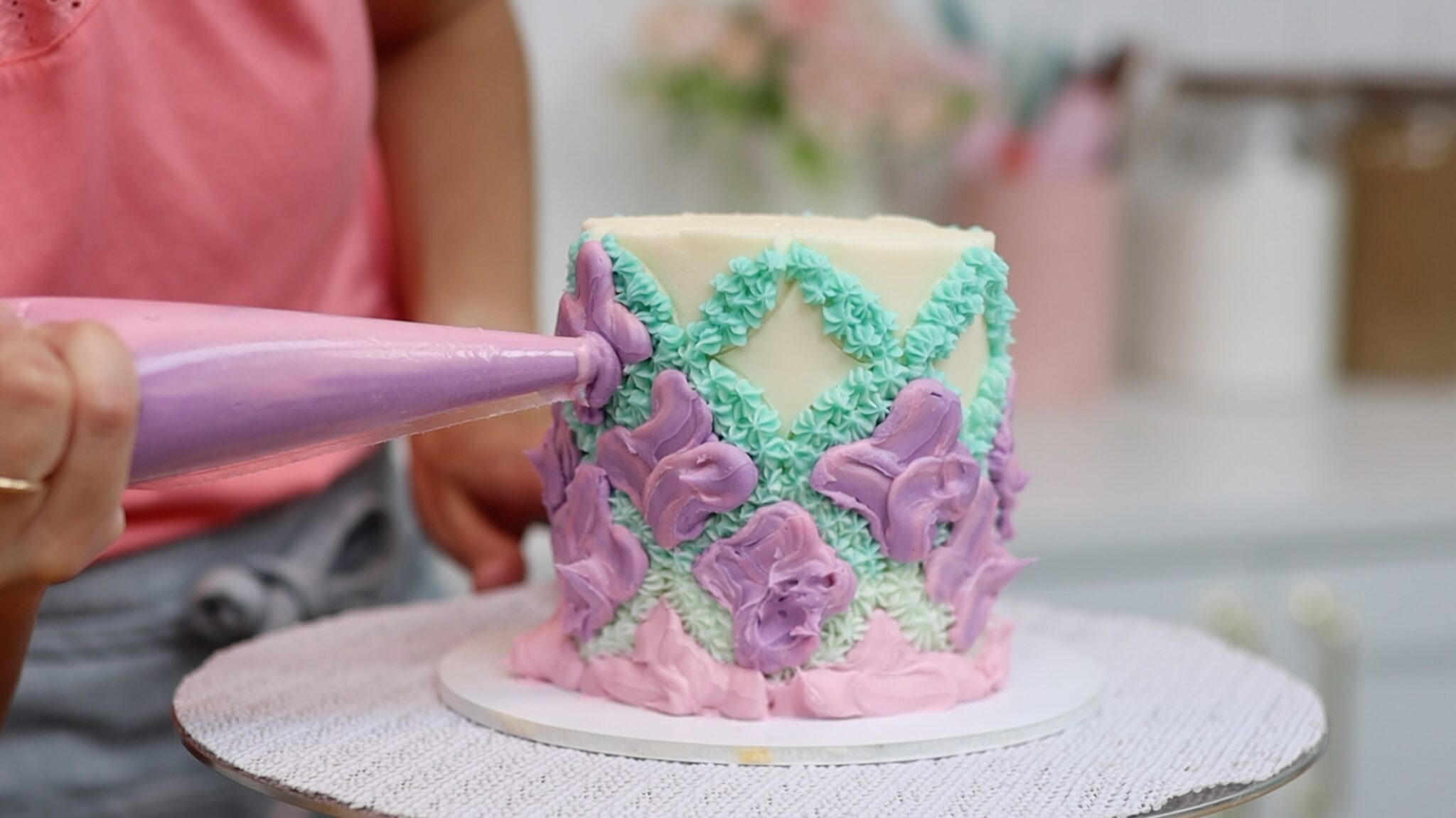 Flat Patterns on Cake with Facelift Frosting - British Girl Bakes