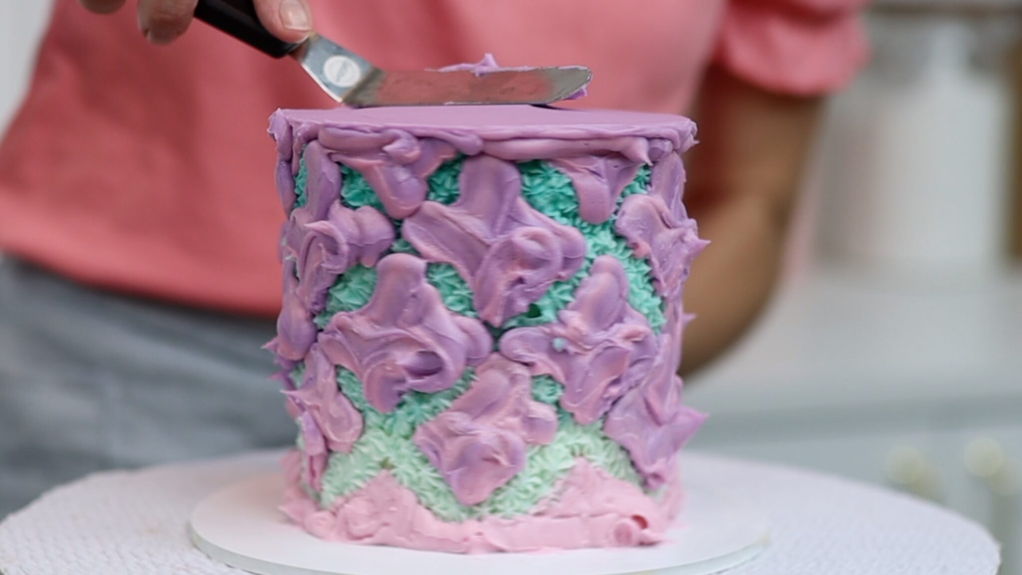 Flat Patterns on Cake with Facelift Frosting - British Girl Bakes
