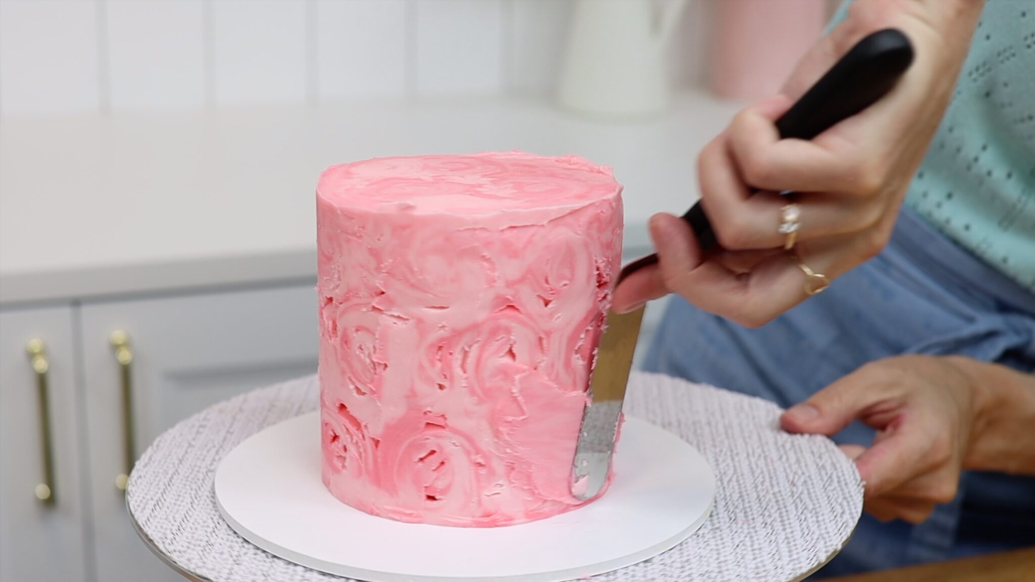 Flat Patterns on Cake with Facelift Frosting - British Girl Bakes